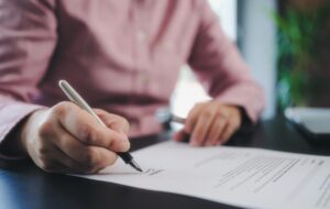 Avtalerett: Hva skal til for at du har inngått en bindende avtale? - EnkelEksamen